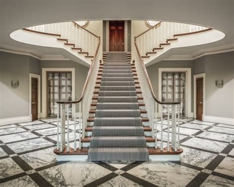18 Elegant Traditional Staircase Designs That Will Take Your Breath Away