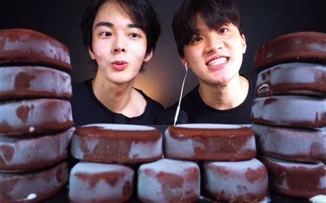 Chan Sori Tico黑巧克力脆皮冰淇淋双人赛 食音咀嚼音 哔哩哔哩 bilibili