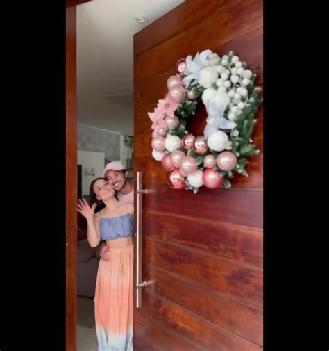 Foto Larissa Manoela e André Luiz Frambach abriram as portas da mansão