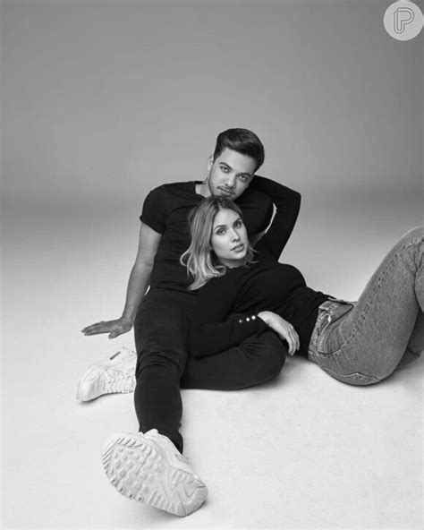 Foto E Acima De Tudo Tenham Amor Pois O Amor Une Perfeitamente