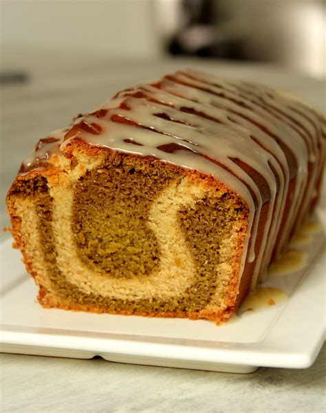 Cake marbré vanille thé matcha glaçage chocolat blanc vegan sans