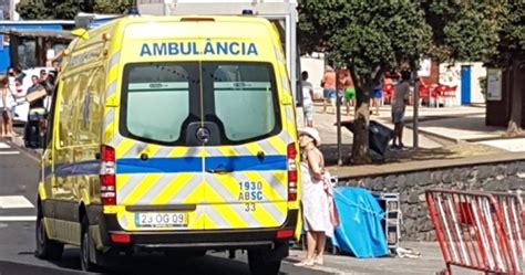 Sofre corte profundo na cabeça após escorregar e cair na praia do Caniçal