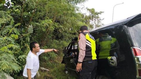 Minibus Tabrak Truk Di Tol Medan Tebingtinggi Korban Satu Keluarga 4