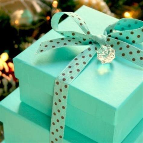 10 Gorgeous Gift Box Ribbons The Art Of Tying Gift Boxes With Ribbons