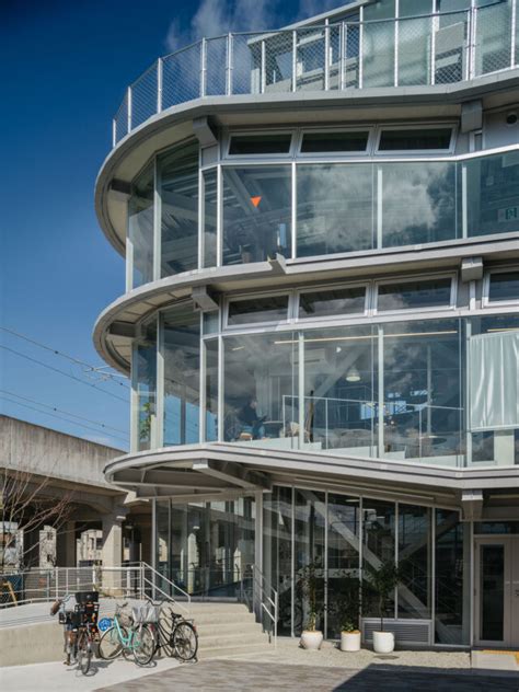 森下修 森下建築総研による大阪東大阪市の店舗兼住宅藤田珈琲 naked Spiral around Functions珈琲