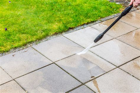 Cómo limpiar la terraza exterior trucos Dimoba Servicios