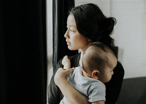 TRẦM CẢM SAU SINH DẤU HIỆU NHẬN BIẾT VÀ CÁCH PHÒNG NGỪA