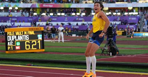 El impresionante salto de Armand Duplantis con el que batió su propio