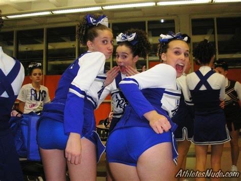Cheerleaders Behaving Badly Stunts And Other Pics Cheer Cheer Pictures Cheerleading