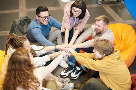 5 Ways To Create A Unified Team In The Workplace Lead Grow Develop