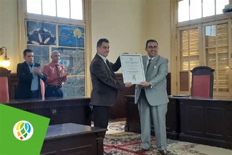 Entregan en Pinar del Río condición de Doctor Honoris Causa a
