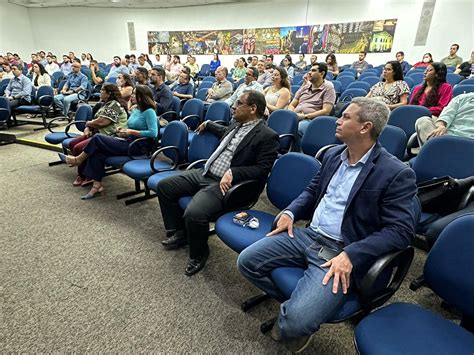 TCE PI oferece palestra sobre uso de tecnologia em declaração de