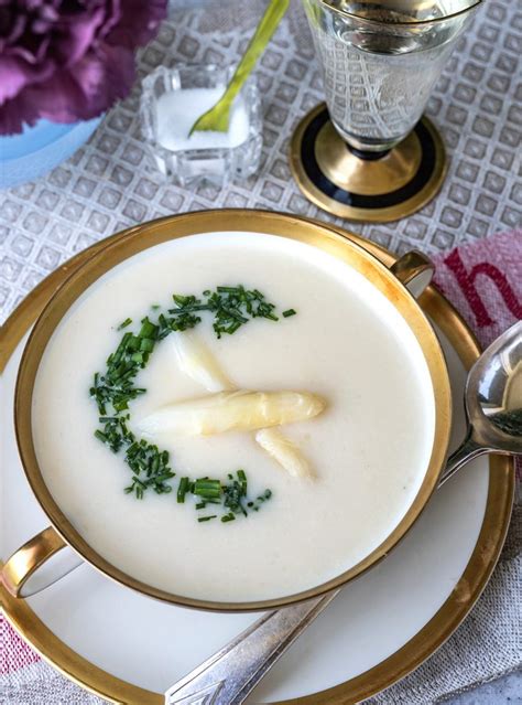 Omas günstige Spargelsuppe aus Schalen S Küche