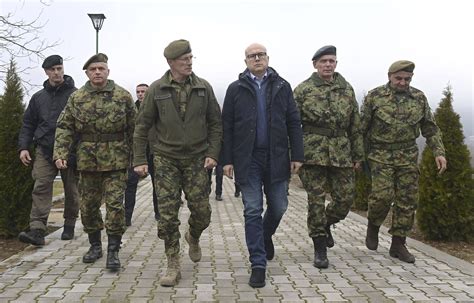 Serbie L armee placee au plus haut niveau de préparation au combat