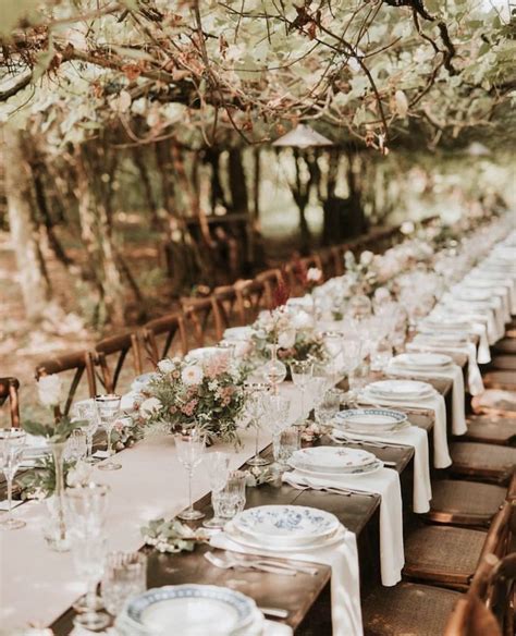D Co Mariage Exterieur Longue Table Chemin Fleurie Et Nappe Lin
