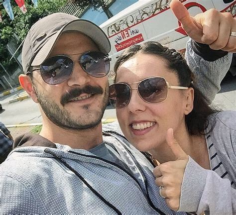 Burak Sevinç evli mi eşi Şirin Kılavuz kimdir Internet Haber