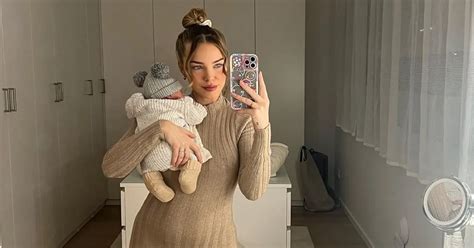 Laura Maria Rypa sexy Einteiler fällt bei den Fans durch