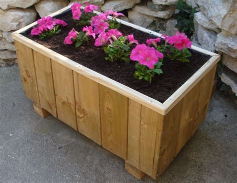 Tutoriel Fabriquer un bac à fleurs Femme2decoTV