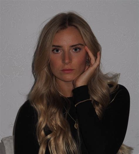 Model Sedcard Von Vivian G Weibliches New Face Fotomodel Deutschland