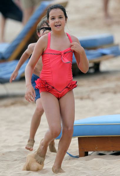 9 Sexy Hot Bailee Madison Bikini Pics