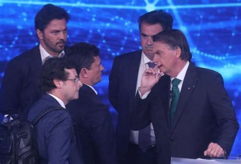 Presença de Moro entre assessores de Bolsonaro repercute na web