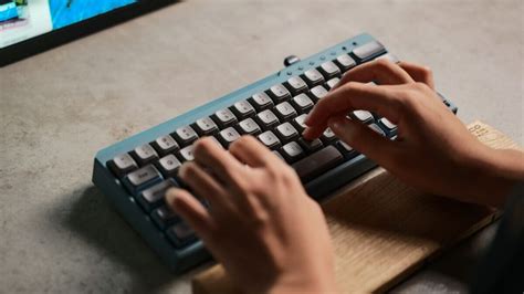 Hướng dẫn cách sử dụng 10 ngón tay trên bàn phím hiệu quả và tăng tốc độ gõ
