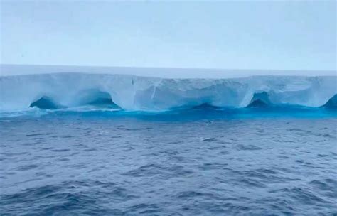 Maior Iceberg Do Mundo Gira No Mesmo Lugar H Meses Ao Cair Em