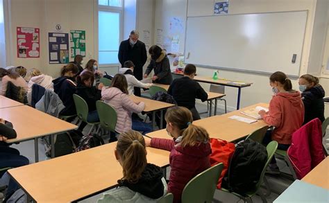 Une Bande Dessin E Offerte Aux Coll Giens Saint Joseph Cognac