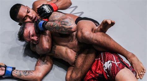Đòn siết sổ sau Rear naked choke là gì