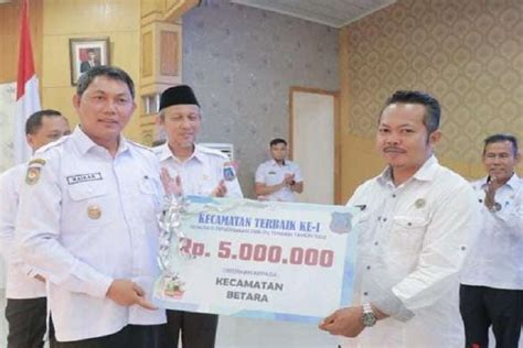 Wakil Bupati Tanjab Barat Launching Penyerahan SPPT PBB P2 Tahun 2023