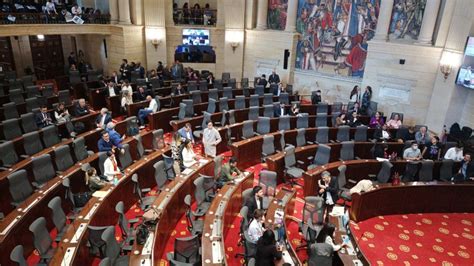 Reforma laboral fracasa en Colombia Sin quórum ni pueblo