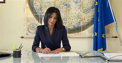 Calabria Regione Istruzione La Giunta Approva Le Linee Guida Per La