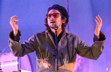 Le N Larregui Lanza Sus Sencillos Holidays Y Chromocosmic Avenue