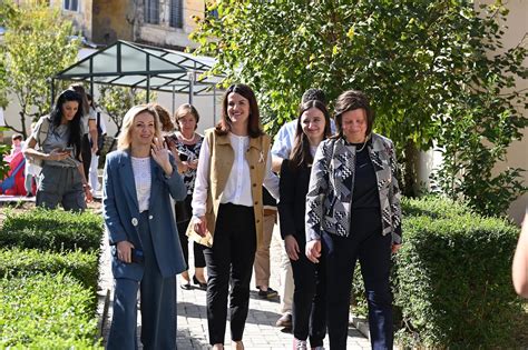 Dita Botërore e Shëndetit Mendor Ministrja Koçiu Askush nuk ka përse
