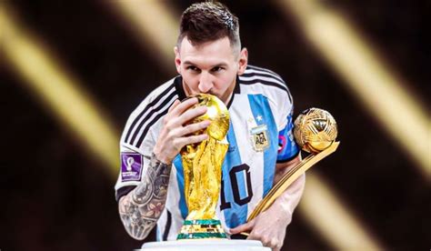El Beso M S Esperado Finalmente Messi Toc La Copa Del Mundo