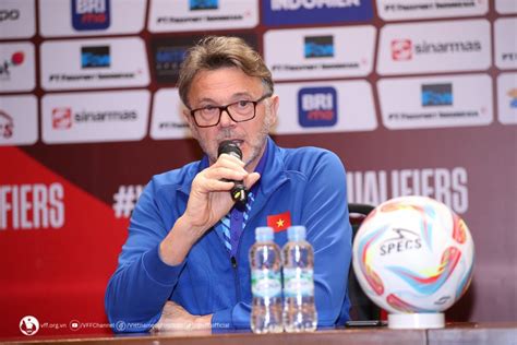 HLV Philippe Troussier Đội tuyển Việt Nam sẵn sàng đối mặt thử thách
