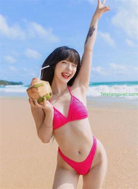 Bộ sưu tập 110 ảnh khiêu dâm hot girl Jannine Weigel gợi dục khoe dáng