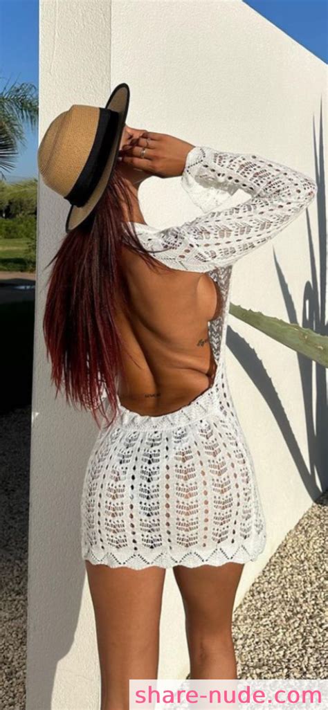 Maeva Ghennam Floute Marwa Merazka Sur Une Photo Du Mariage De Magali