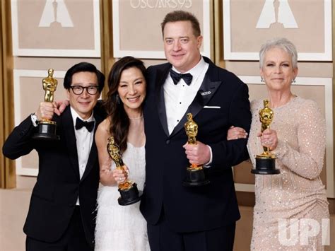 Photo Brendan Fraser Jamie Lee Curtis Michelle Yeoh And Ke Huy Quan