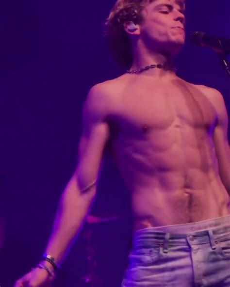 Alexissuperfans Shirtless Male Celebs Ross Lynch Shirtless At The Drive Era Concert On
