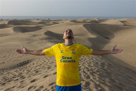 La UD Las Palmas presenta la primera equipación 2023 2024