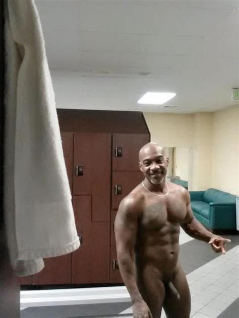 Flaunting In The Locker Room Page 34 Lpsg