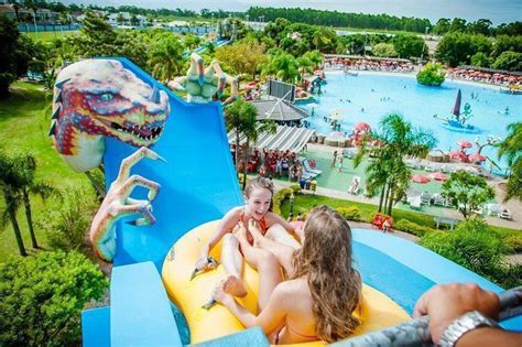 TOP 12 parques aquáticos do Brasil para uma diversão completa