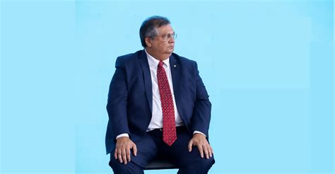 Flávio Dino se pronuncia após escândalo envolvendo dama do tráfico do