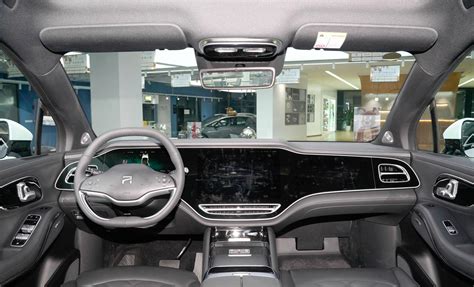 Suv R