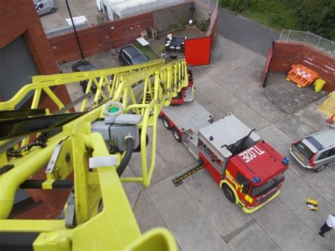 Fire Engines Photos LFB 64M TL