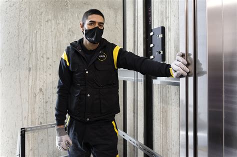 Cuántos tipos de puertas de ascensores existen FAIN
