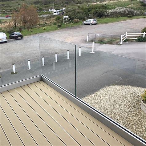 Outdoor Stairs Balustrade 10 20 Mm Tempered Balustrade Aluminium U