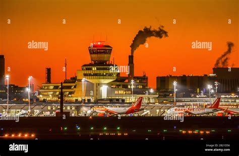 Flughafen Tegel Reinickendorf Berlin Deutschland Stock Photo Alamy
