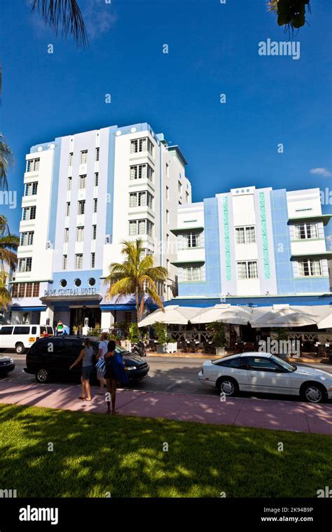 MIAMI BEACH USA AUGUST 02 Midday View At Ocean Drive On August 02